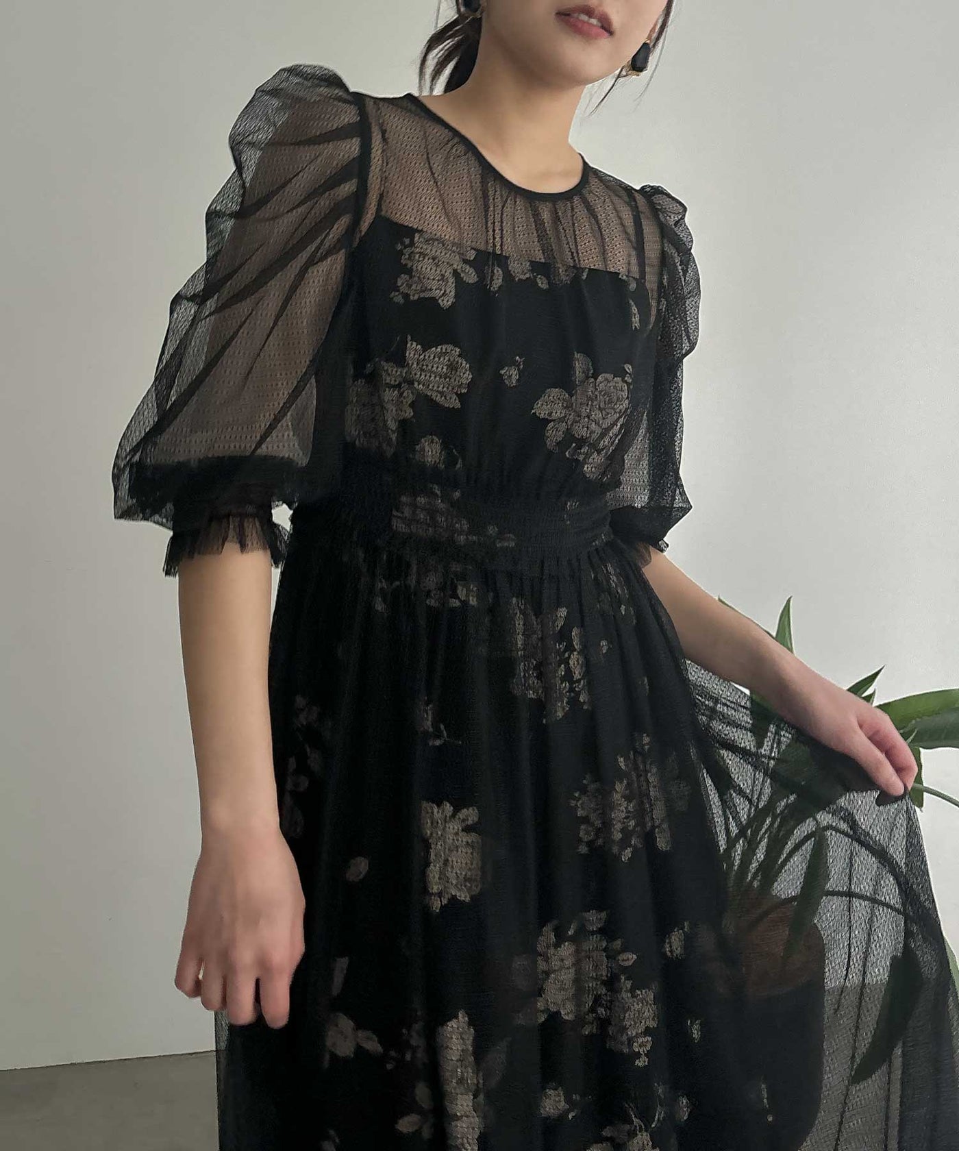 フラワーキャミワンピースチュールレイヤードドレス 結婚式 二次会 成人式 同窓会 パーティードレス オケージョンドレス お呼ばれワンピース｜ワンピース - aity